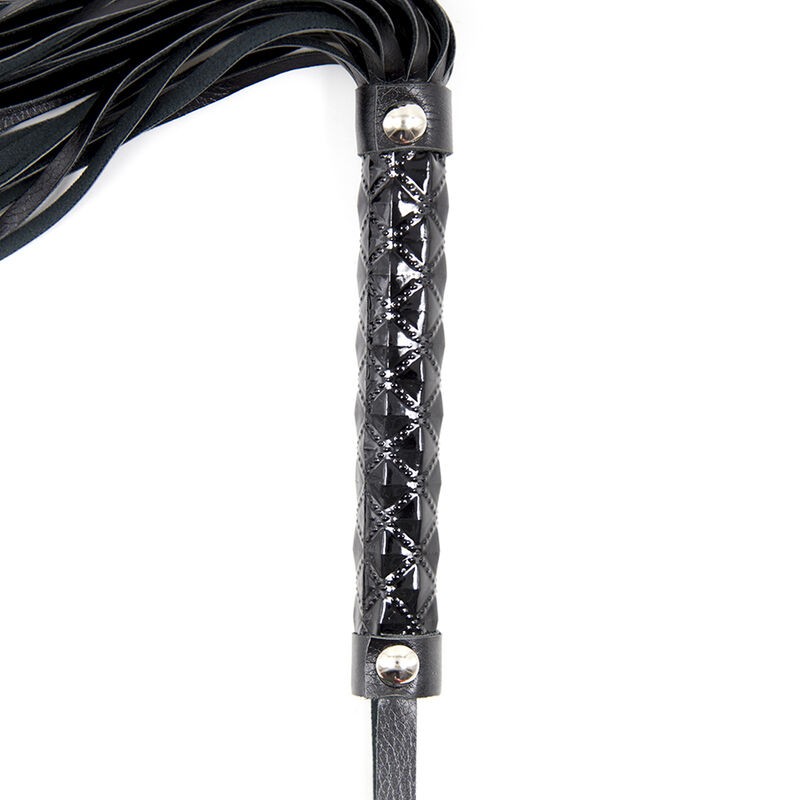 OHMAMA | Fetish Flogger With Diamond Pattern | OLA4U